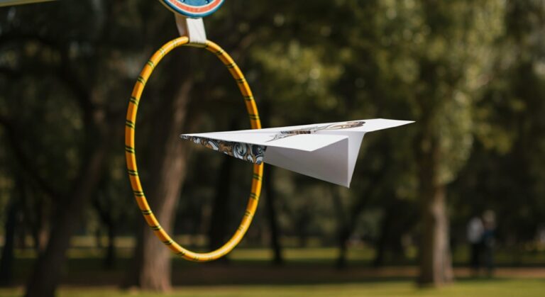 Flight Academy: The Ultimate Paper Airplane Making Game - Paper Plane ...